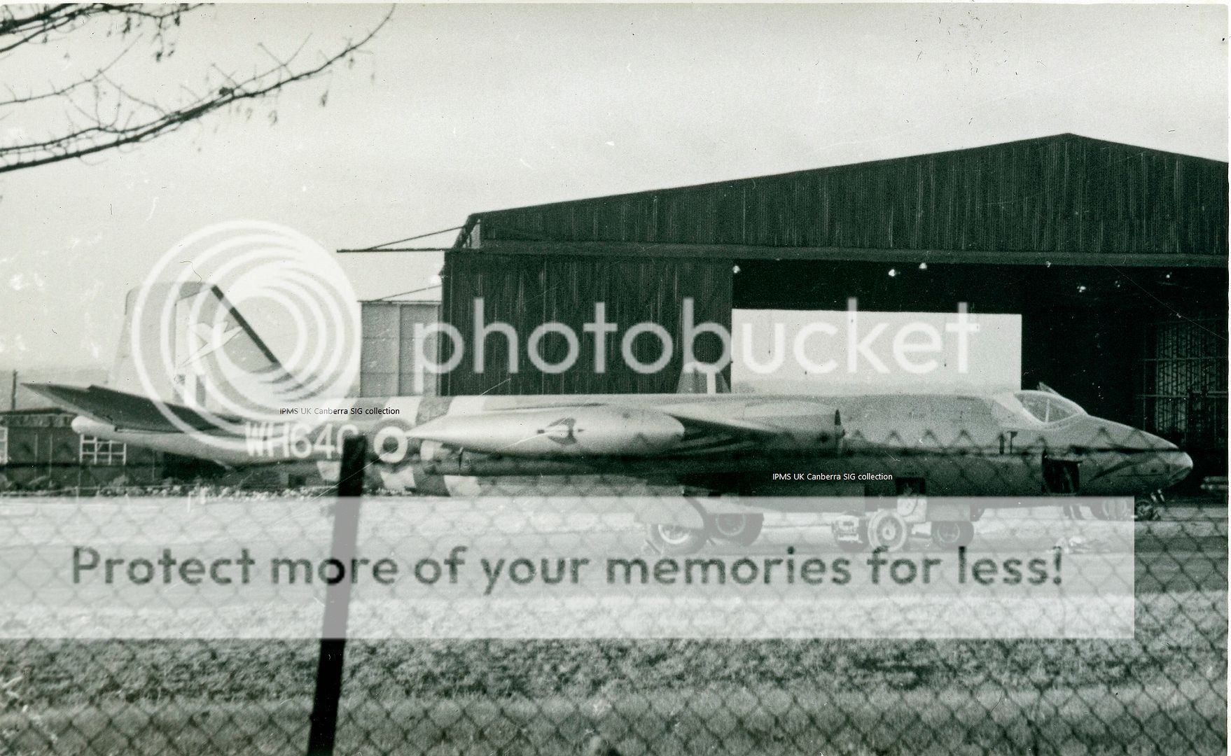 Suez stripes for a Canberra Bomber - Aircraft Cold War - Britmodeller.com