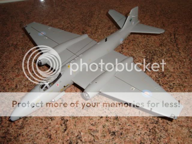 Revell Canberra PR9 1/72 - Aircraft Cold War - Britmodeller.com