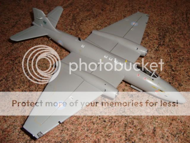 Revell Canberra PR9 1/72 - Aircraft Cold War - Britmodeller.com